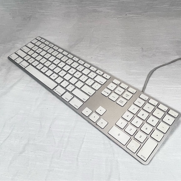 Apple | Computers, Laptops & Parts | Apple A243 Wired Usb Keyboard With ...